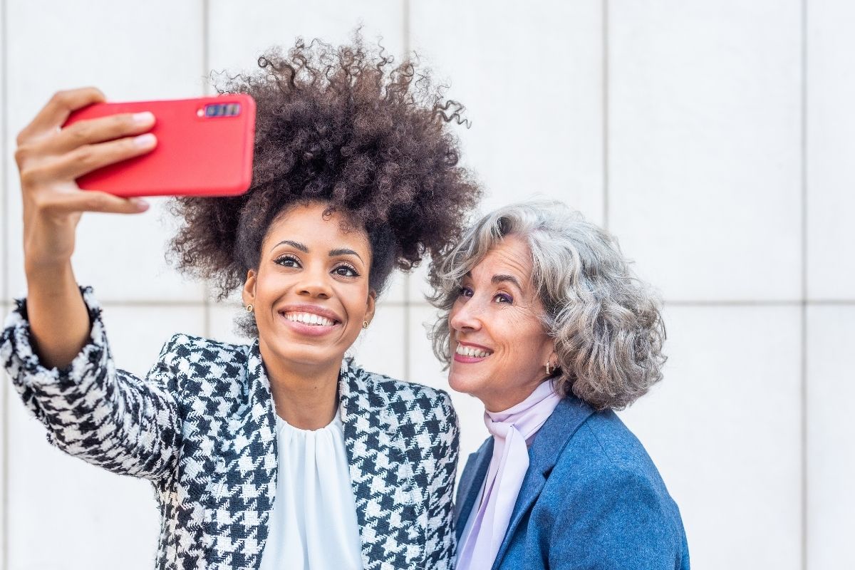 Having A Friend At Work Can Boost Employee Experience